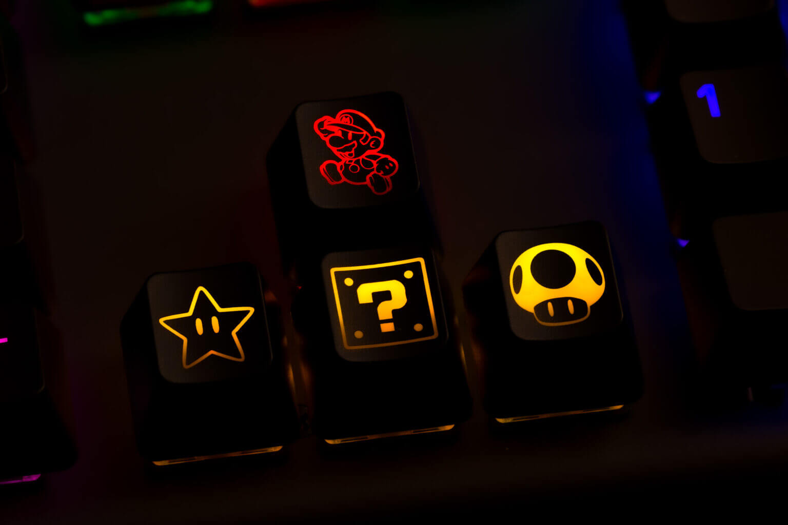 Super Mario Keycap Set – RoyalKeycaps