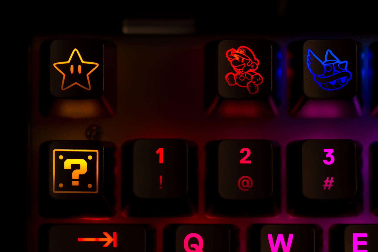 Super Mario Keycap Set – RoyalKeycaps