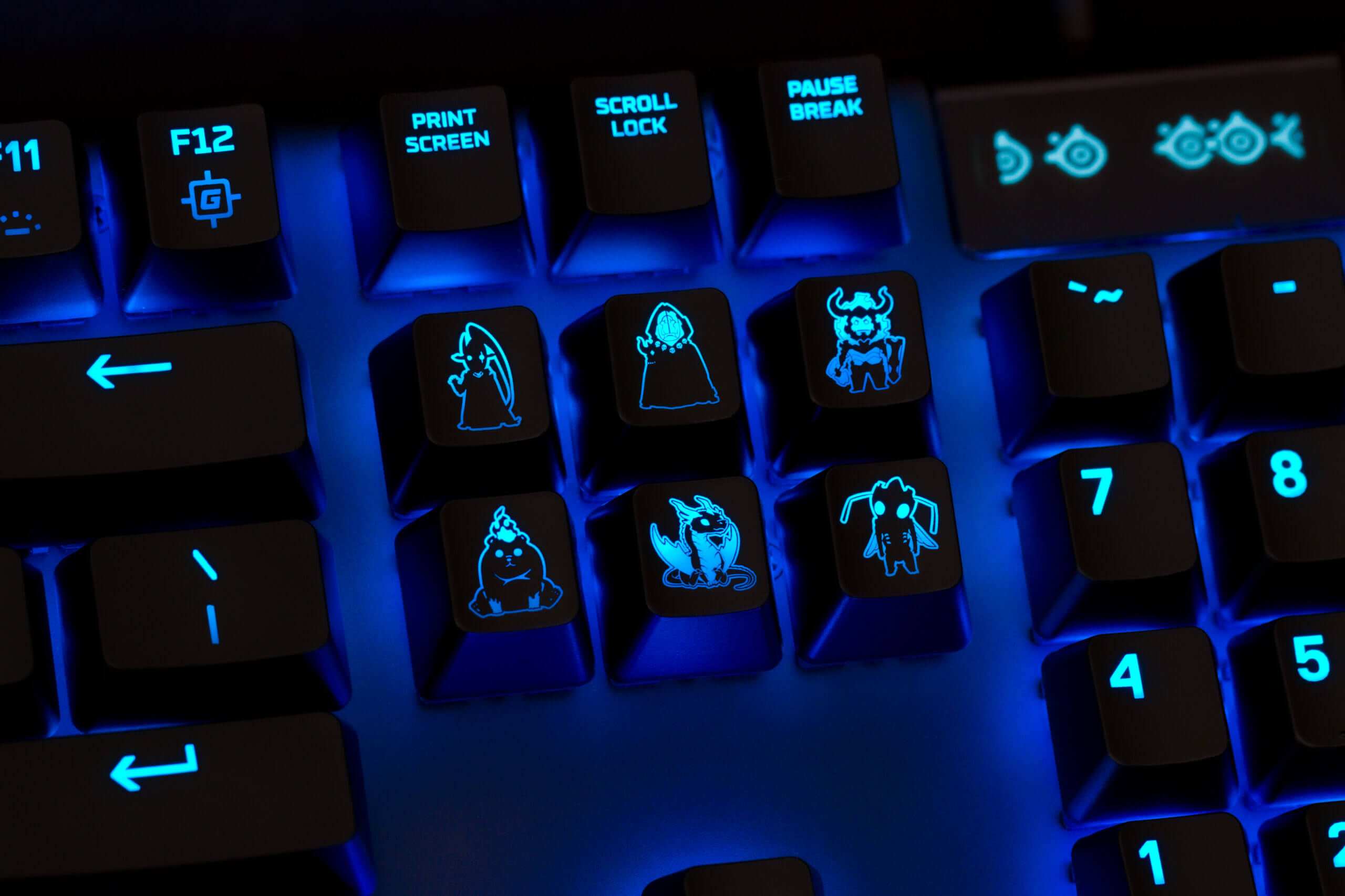 Solo Leveling Shadow Keycap Set – RoyalKeycaps